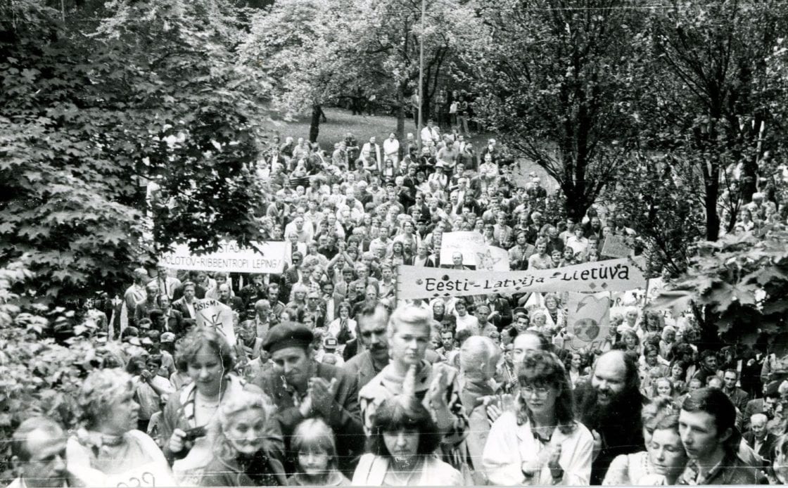 5 Times Peaceful Protests Made a Difference in History - Darling Magazine