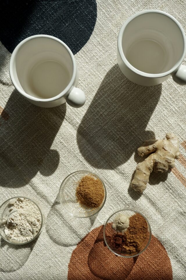 Cozy Tea Time: Spiced Maca Chai Latte - Darling Magazine